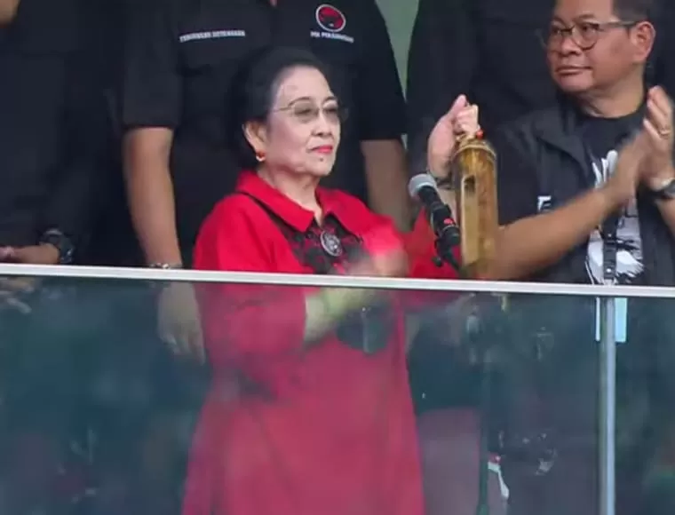 Hajatan Rakyat Konser Salam Metal di GBK: Megawati Pukul Kentongan ...